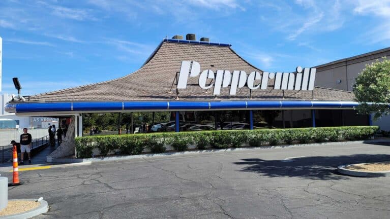 Peppermill - LasVegasLocalsReviews.com